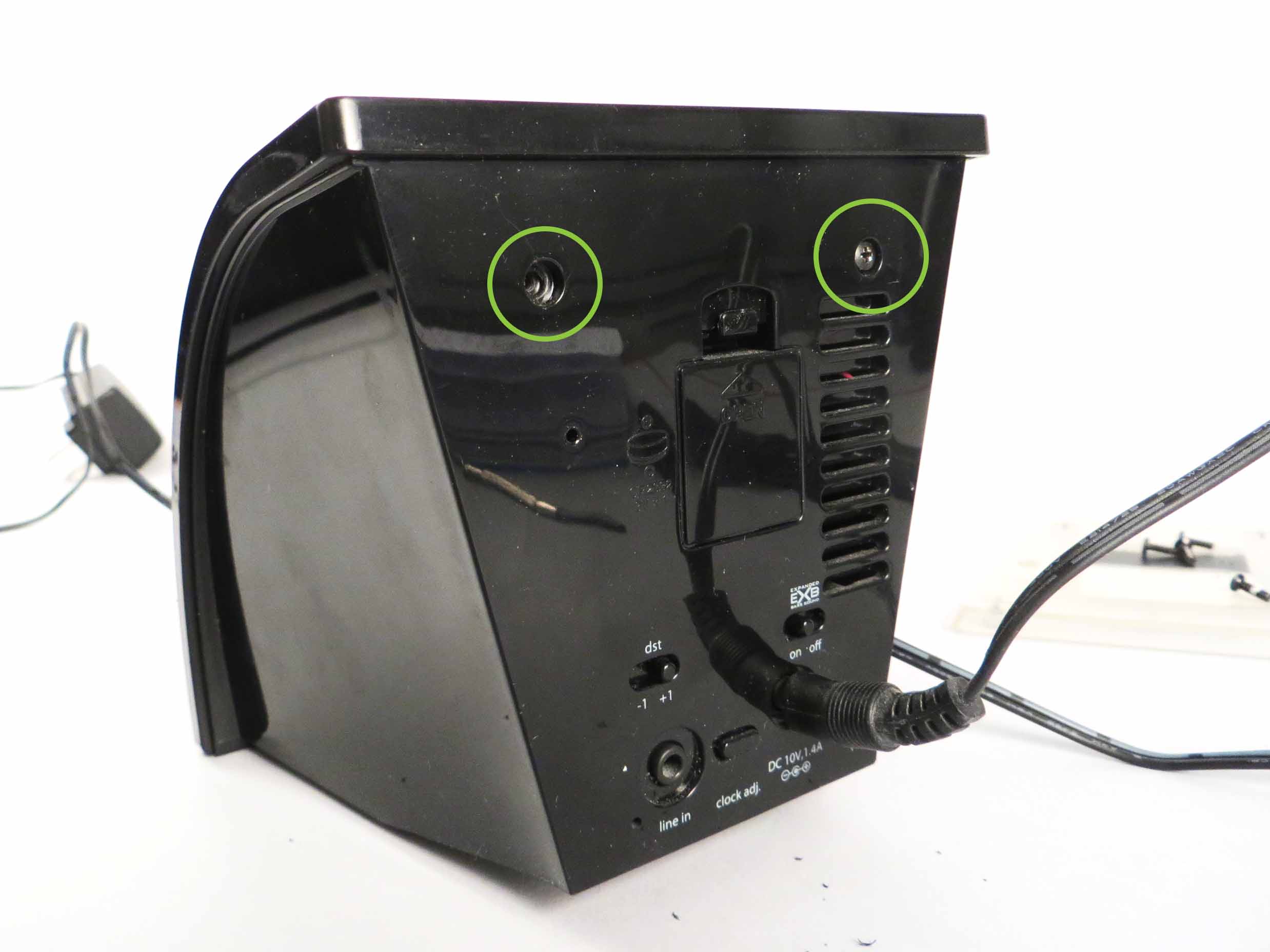 iHome Digital Clock and iPod Player Teardown – Making Studio