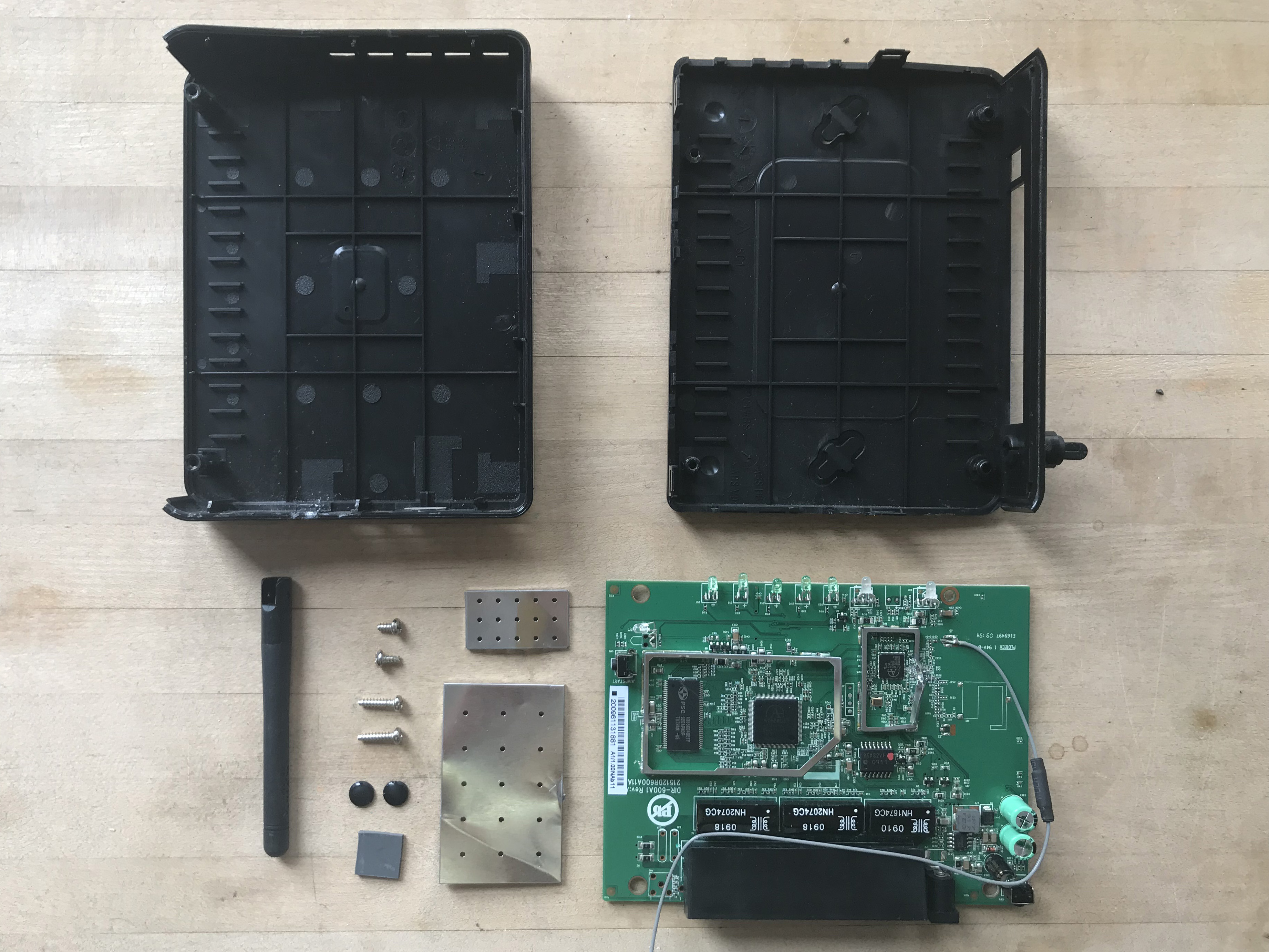 D-Link Router Teardown – Making Studio