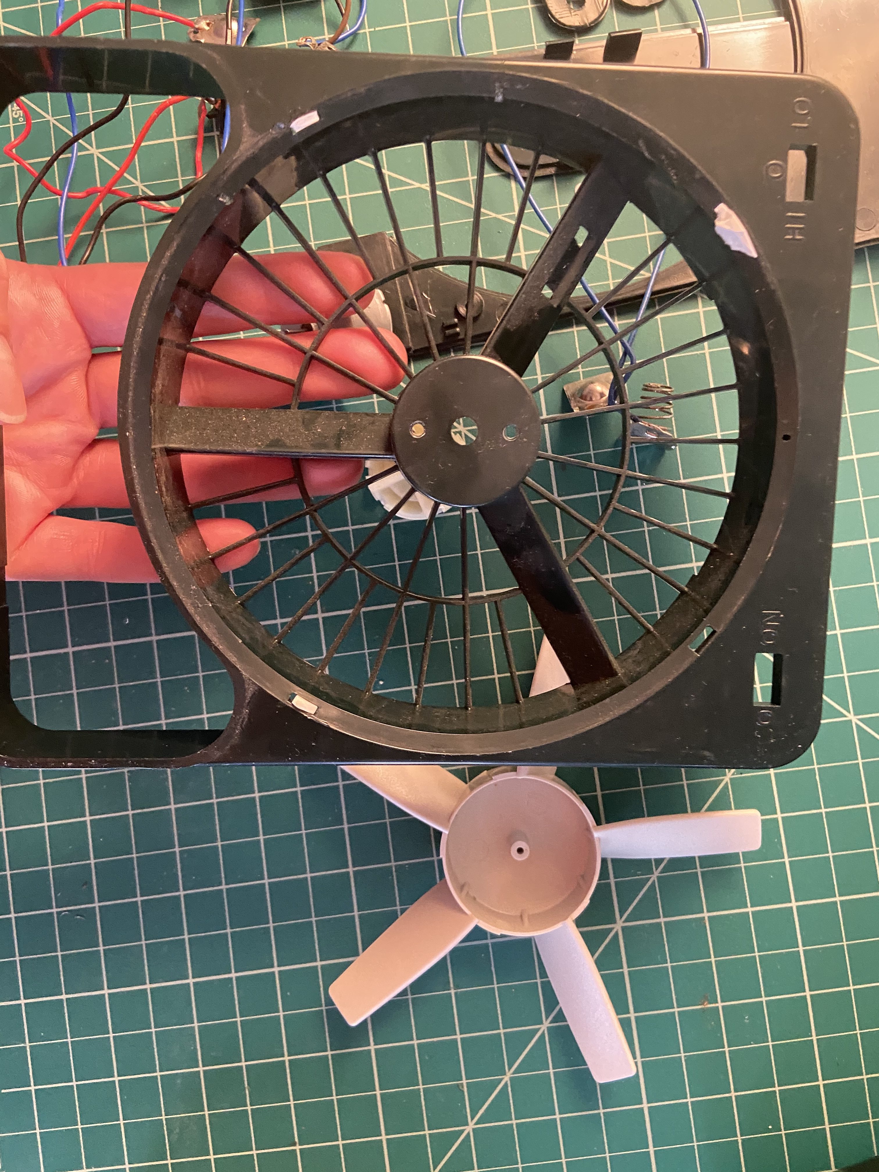 Portable Fan Teardown – Making Studio