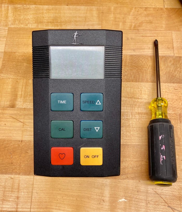 Treadmill Monitor Teardown – Making Studio