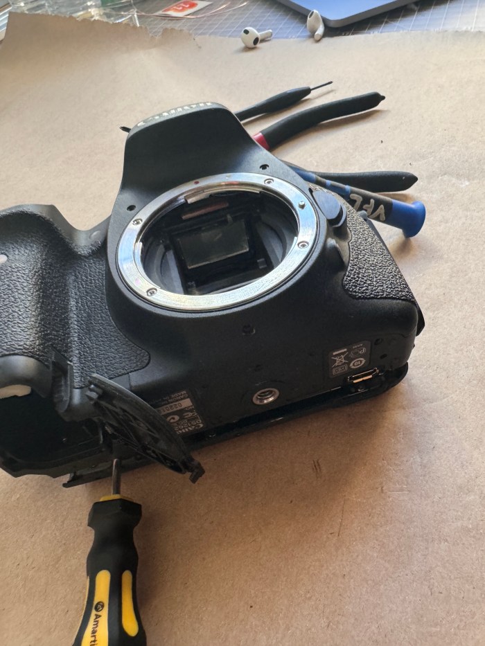 Canon DS126251 camera teardown – Making Studio